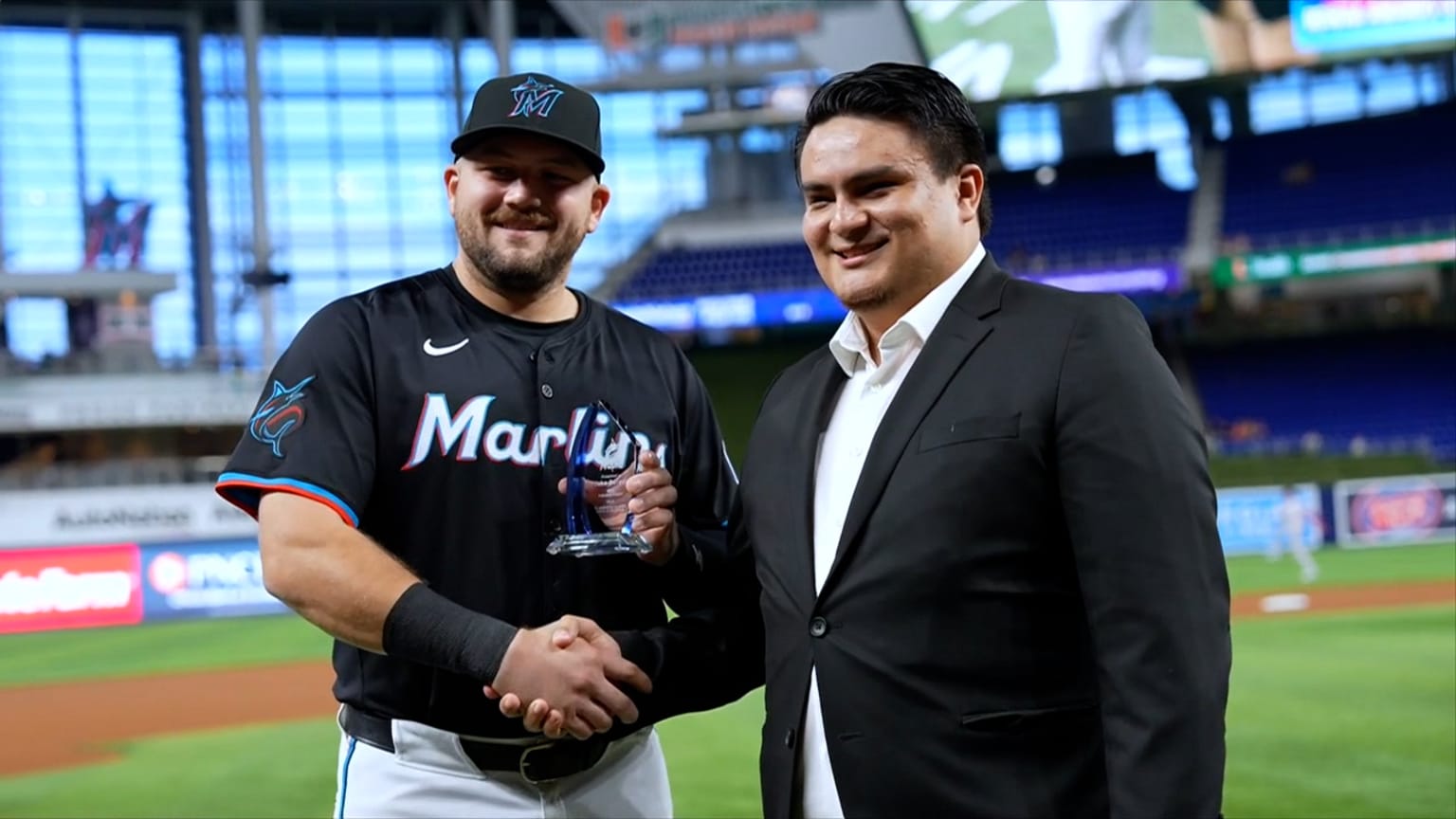 Marlins receive BBWAA awards | 09/20/2024 | Miami Marlins