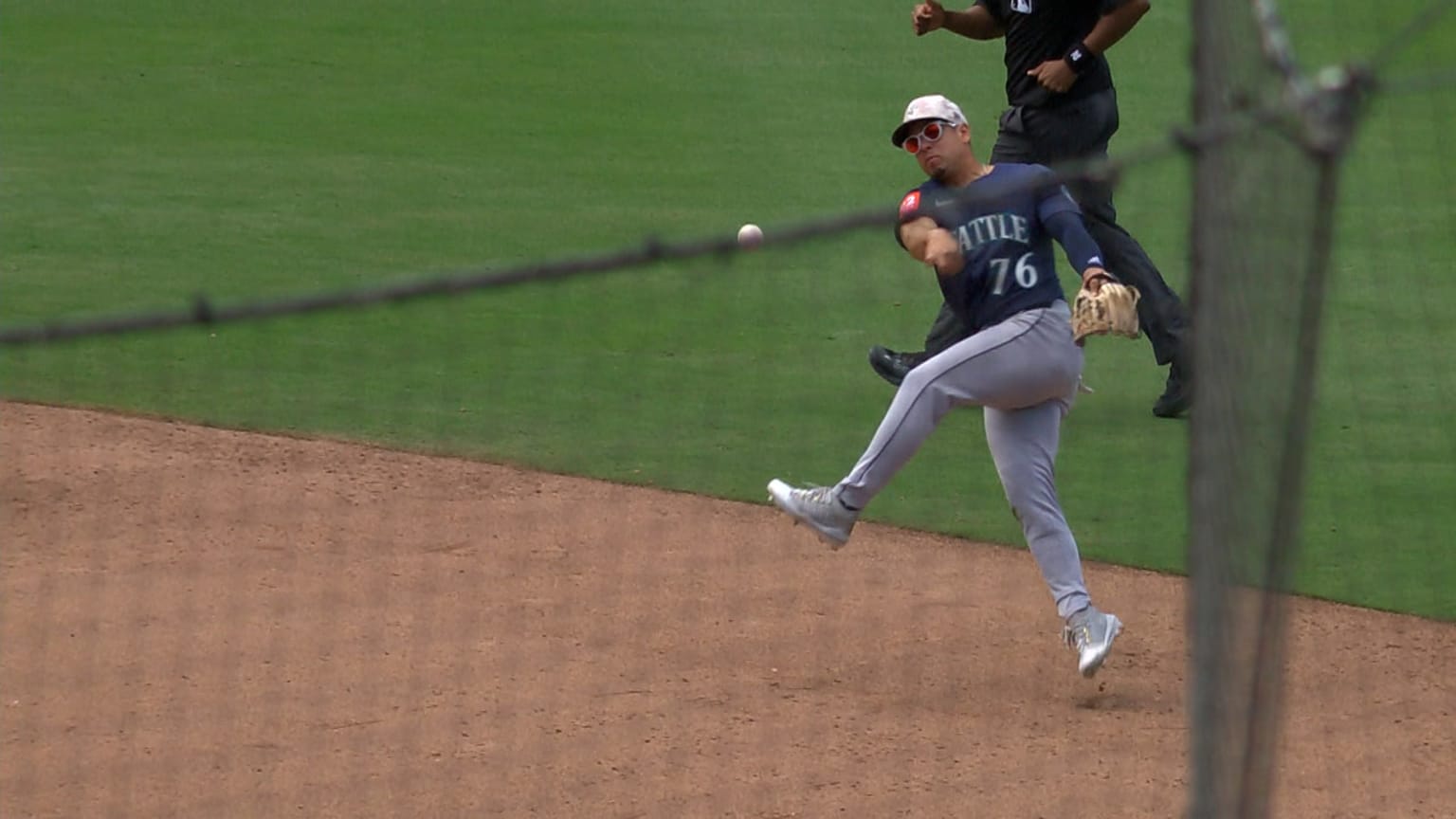Leo Rivas' incredible throw on the run | 05/18/2025 | Seattle Mariners