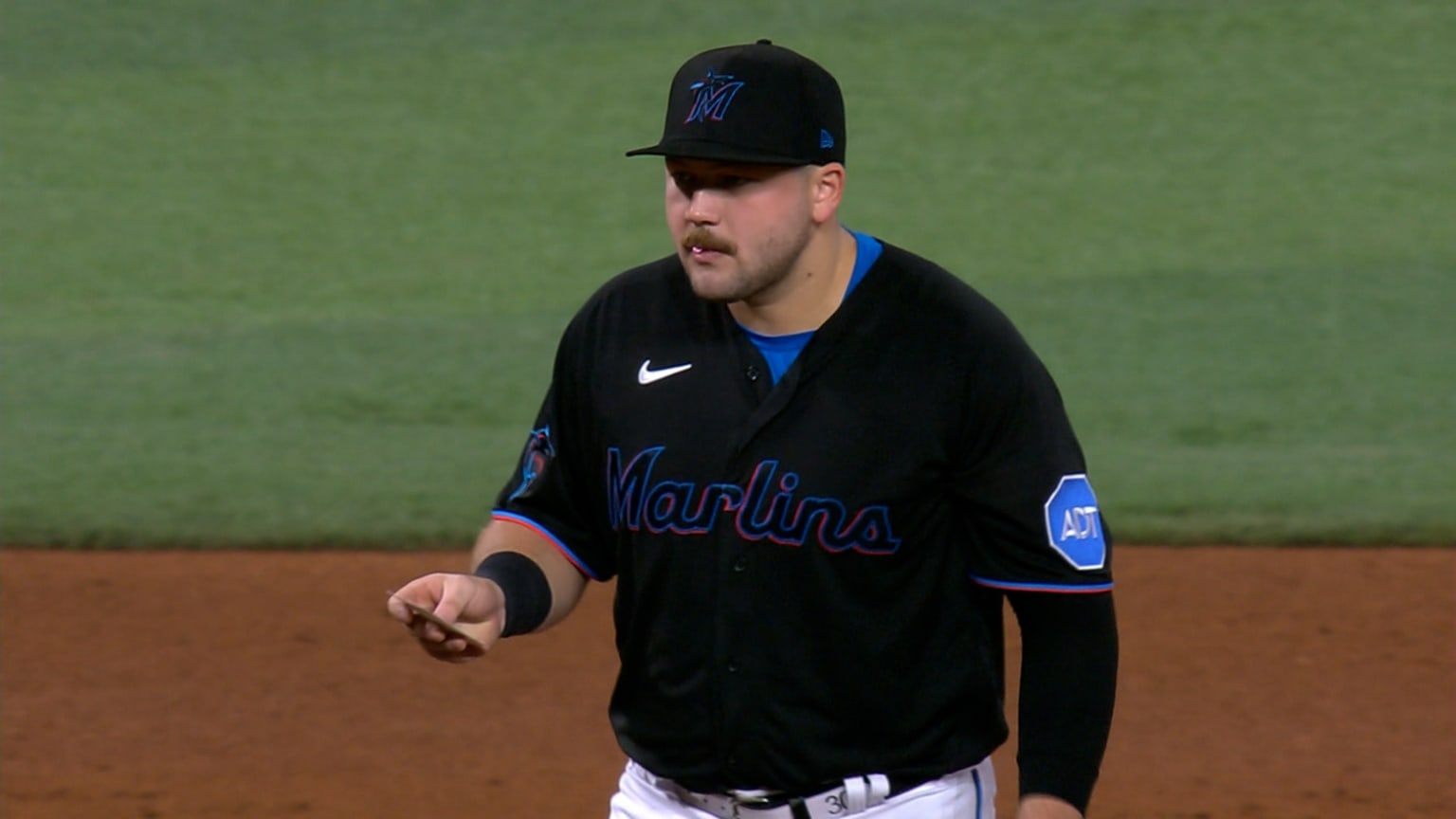 Jake Burger makes a jumping catch in the 3rd inning | 09/07/2023 ...