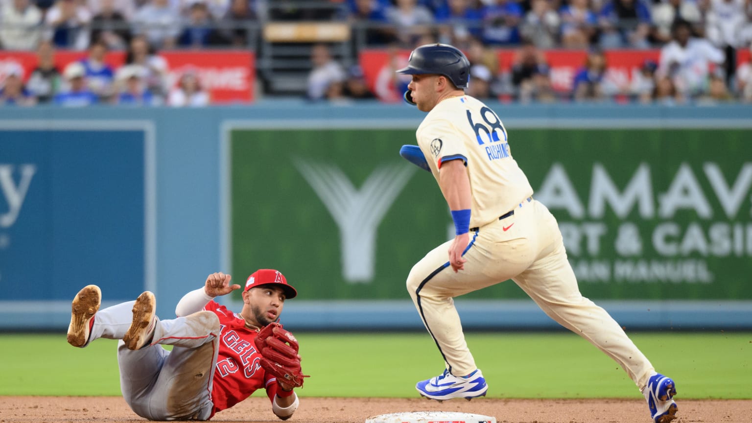 Dodgers clear the bases on Zach Neto's throwing error | 06/06/2026 ...