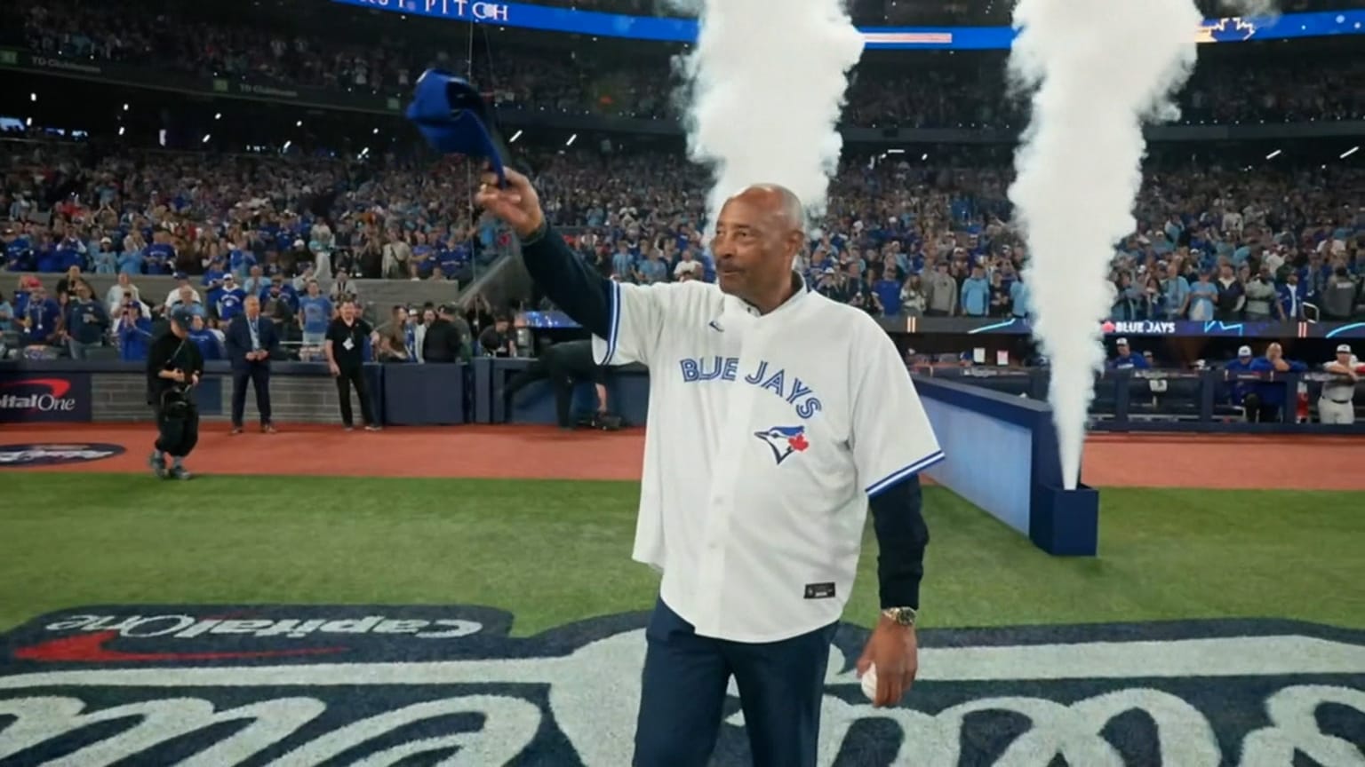 Cito Gaston throws out first pitch before Game 1 | 10/24/2025 | Toronto ...