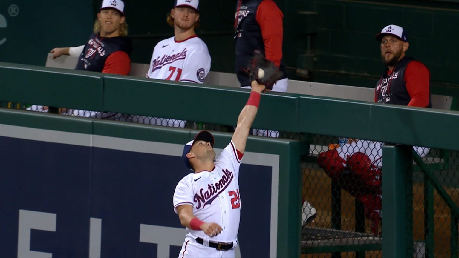 Lane Thomas snags a long drive at the top of the wall | 09/26/2022 ...