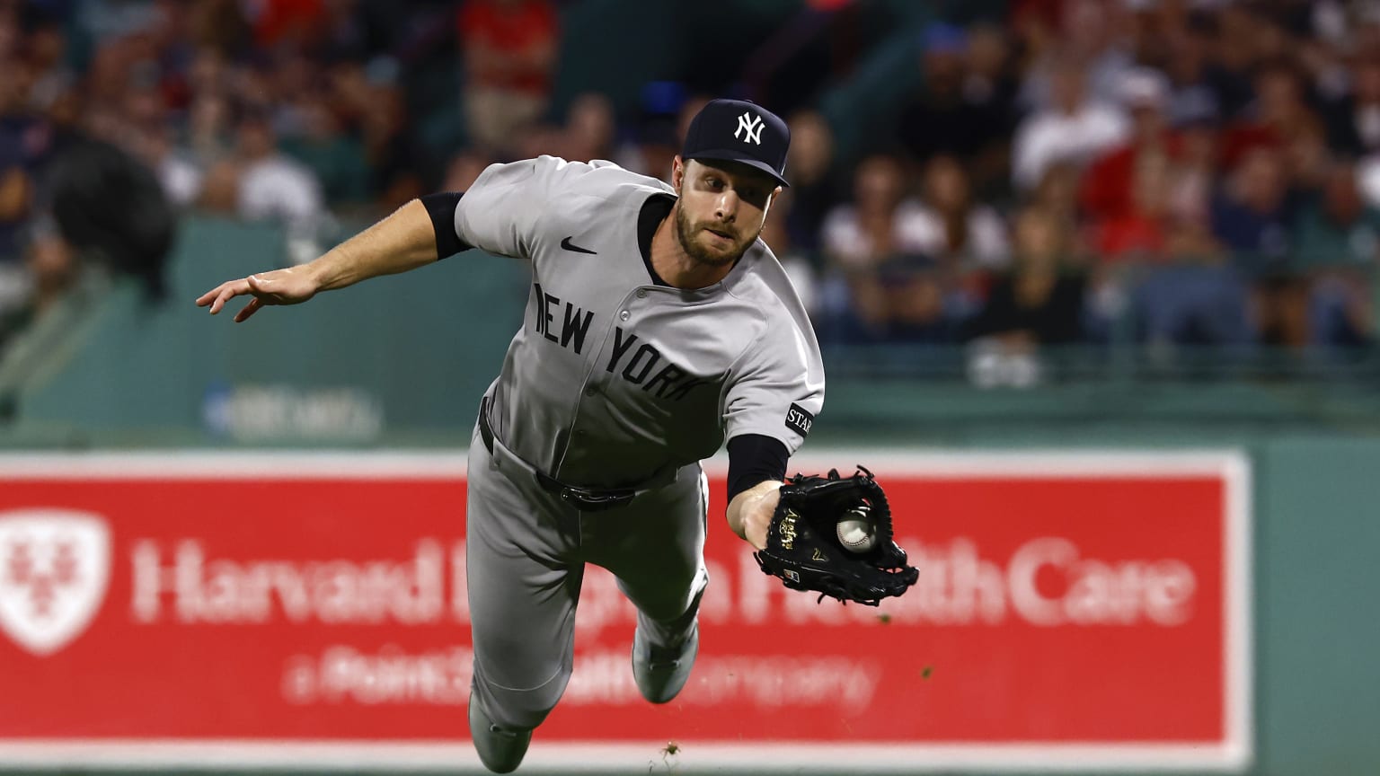 Austin Slater's great diving catch | 09/14/2025 | New York Yankees