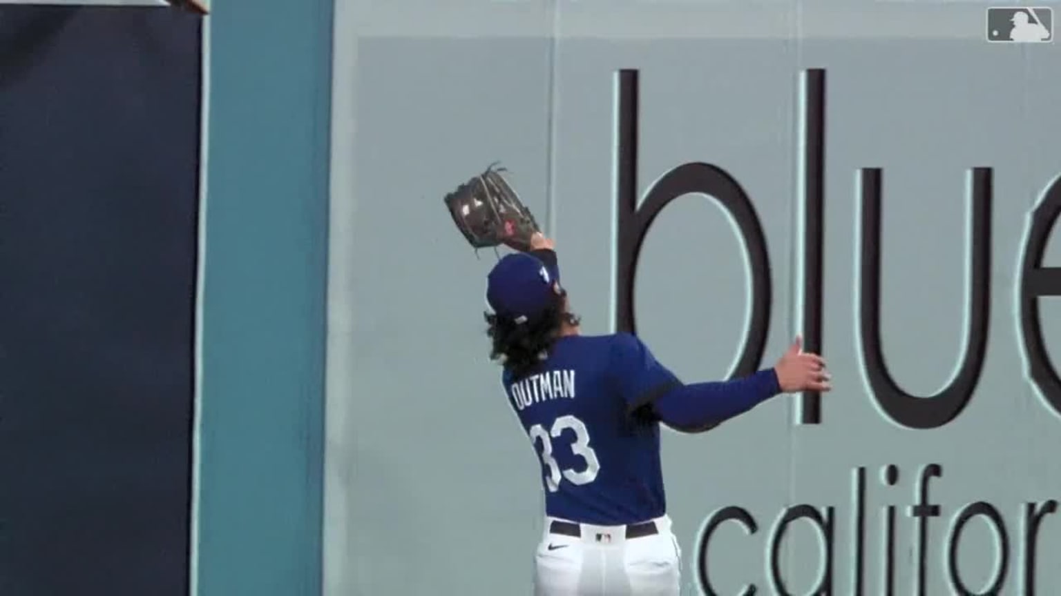 Outman makes a nice grab on a fly ball to center | 05/02/2023 | Los ...