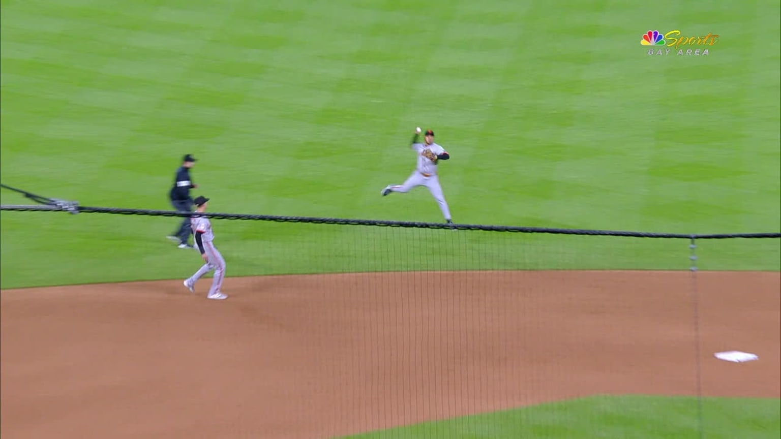Thairo Estrada makes a great jumping throw | 05/07/2024 | San Francisco ...