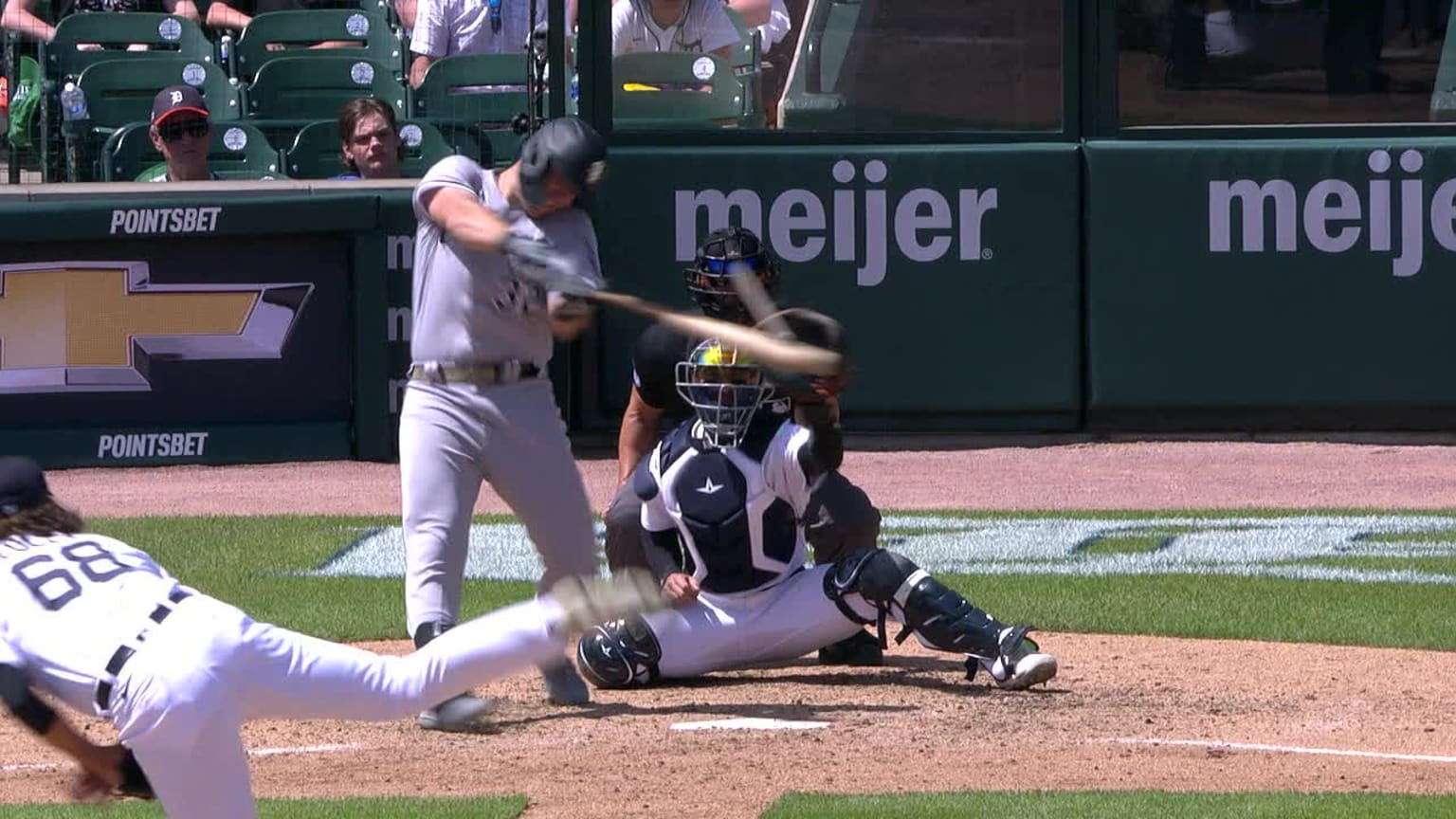 Gavin Sheets hits a bases-clearing double in the 7th | 05/27/2023 | MLB.com