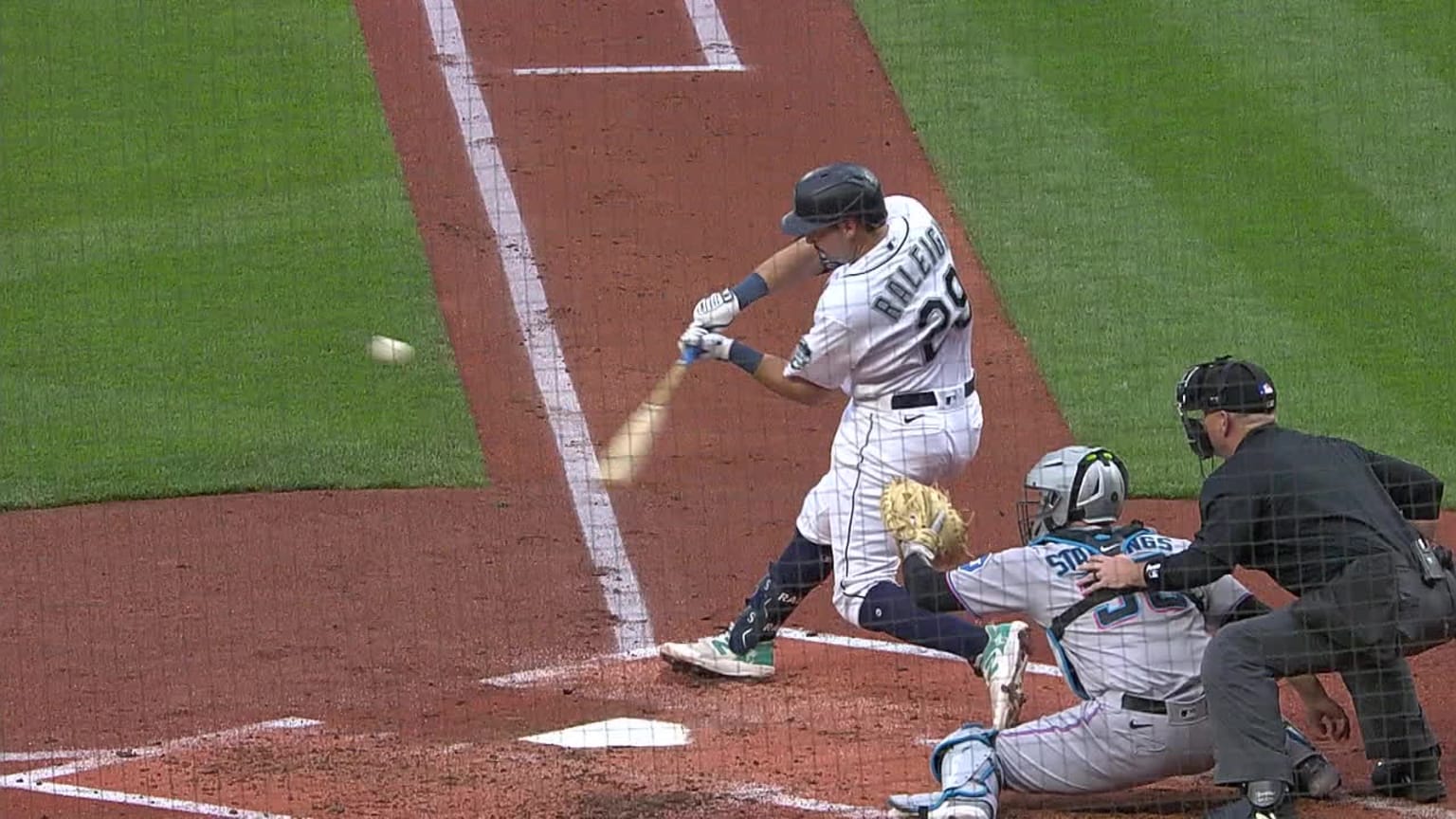 Cal Raleigh smashes a three-run home run to right | 06/13/2023 ...