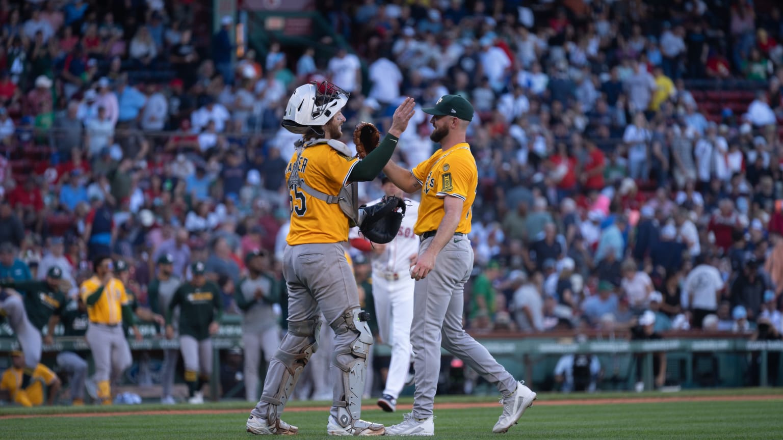 Hogan Harris seals the 5-3 win | 09/18/2025 | Athletics