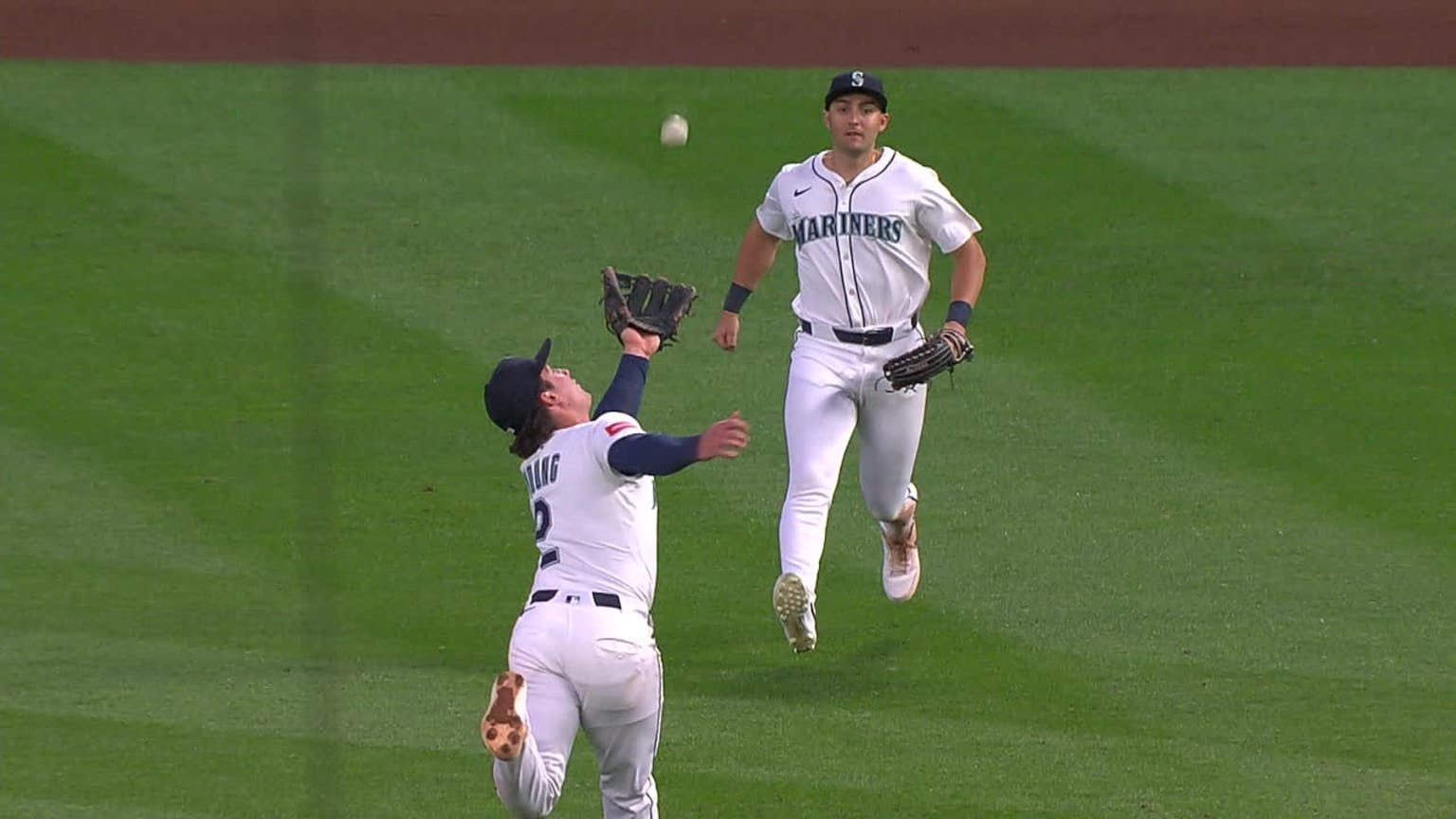 Cole Young's over-the-shoulder catch | 07/19/2025 | Seattle Mariners