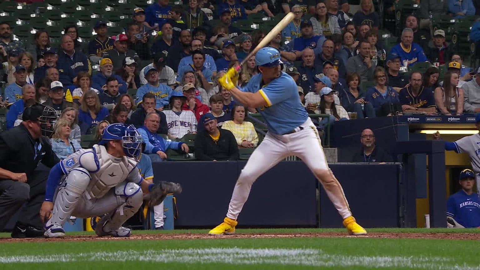 Adames reaches first after review in 7th | 05/12/2023 | Milwaukee Brewers