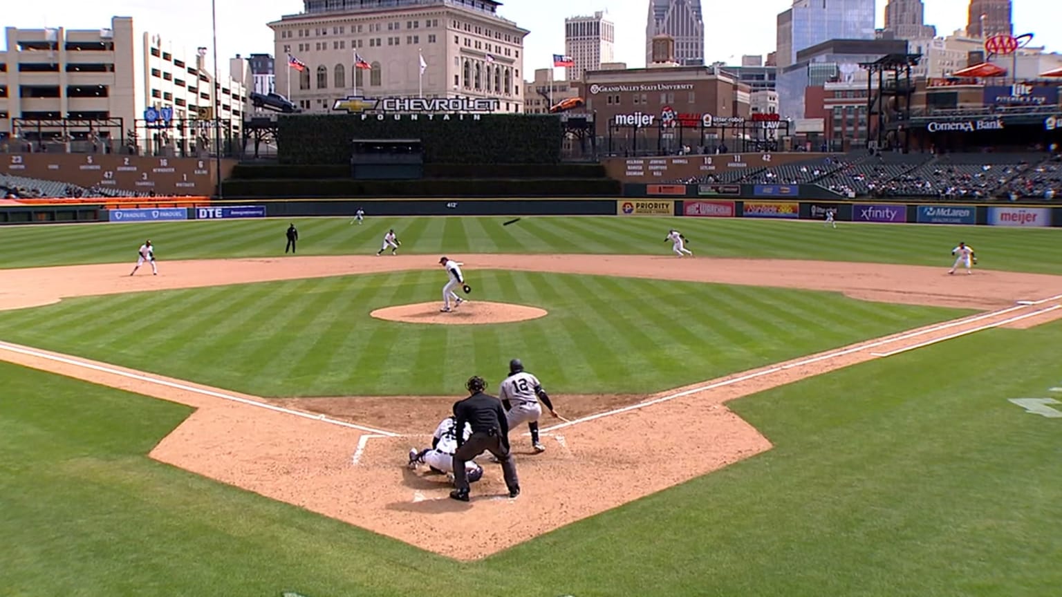 Brant Hurter's behind-the-back catch | 04/08/2025 | Detroit Tigers