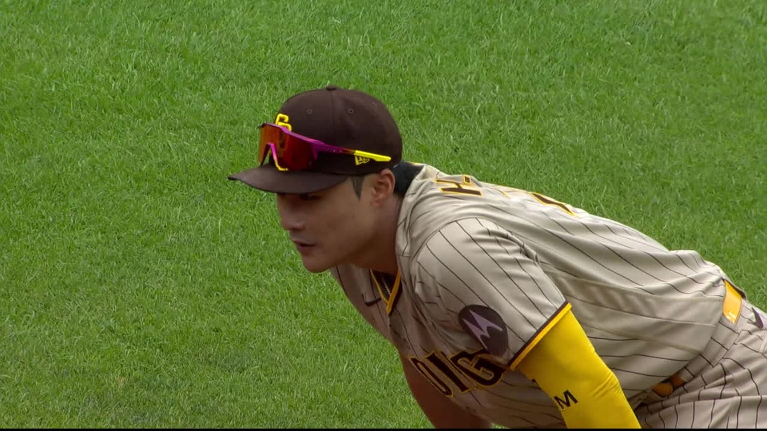 Ha-Seong Kim makes an impressive spinning throw | 07/02/2023 | San ...