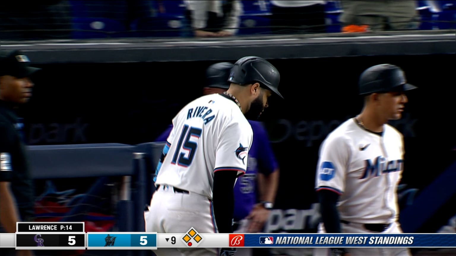 Emmanuel Rivera pega fly de sacrificio | 30/04/2024 | Los Marlins de Miami
