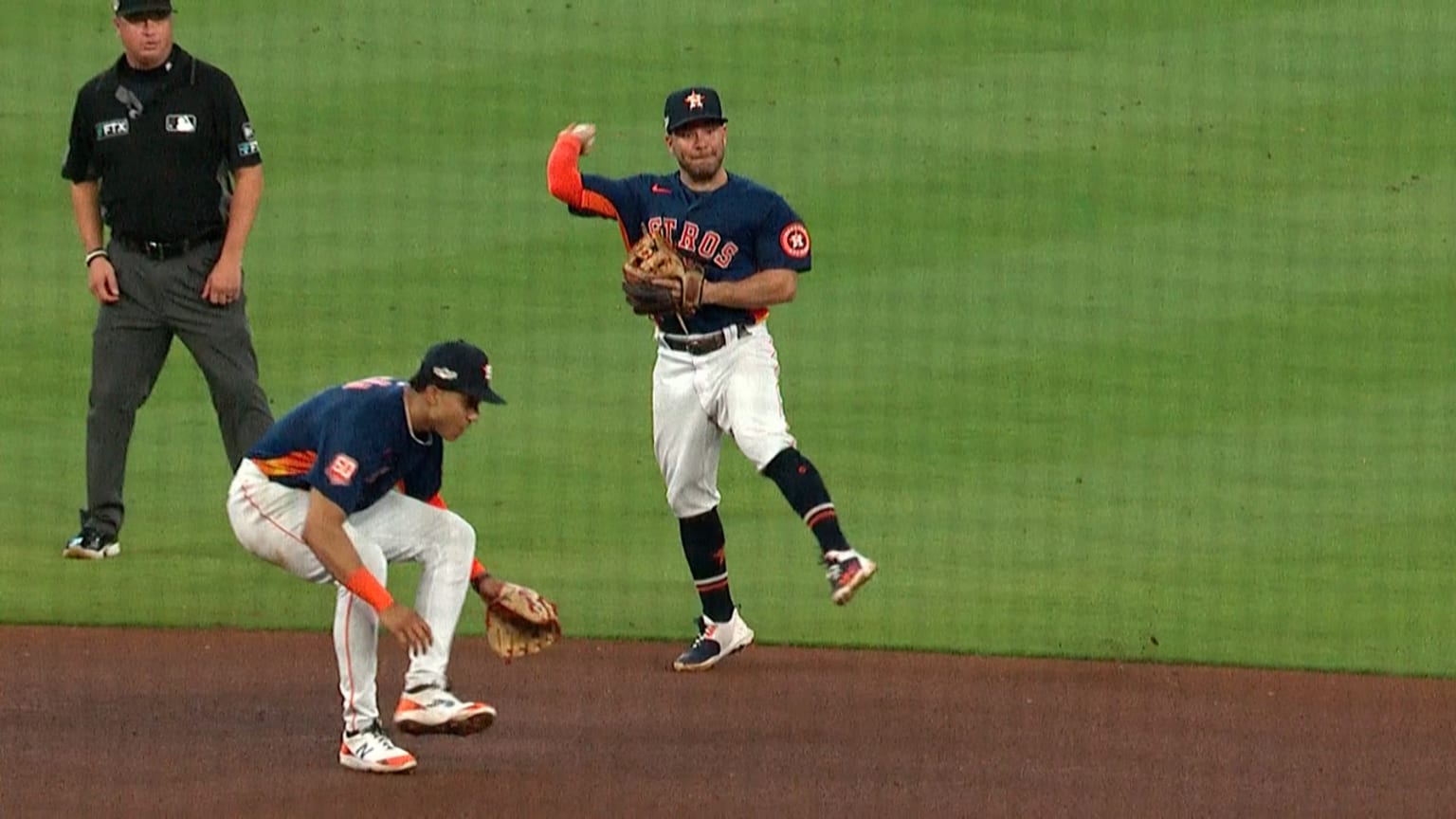 Daily Dash: Altuve's jump throw, Tucker's home run | 10/14/2022 | MLB.com