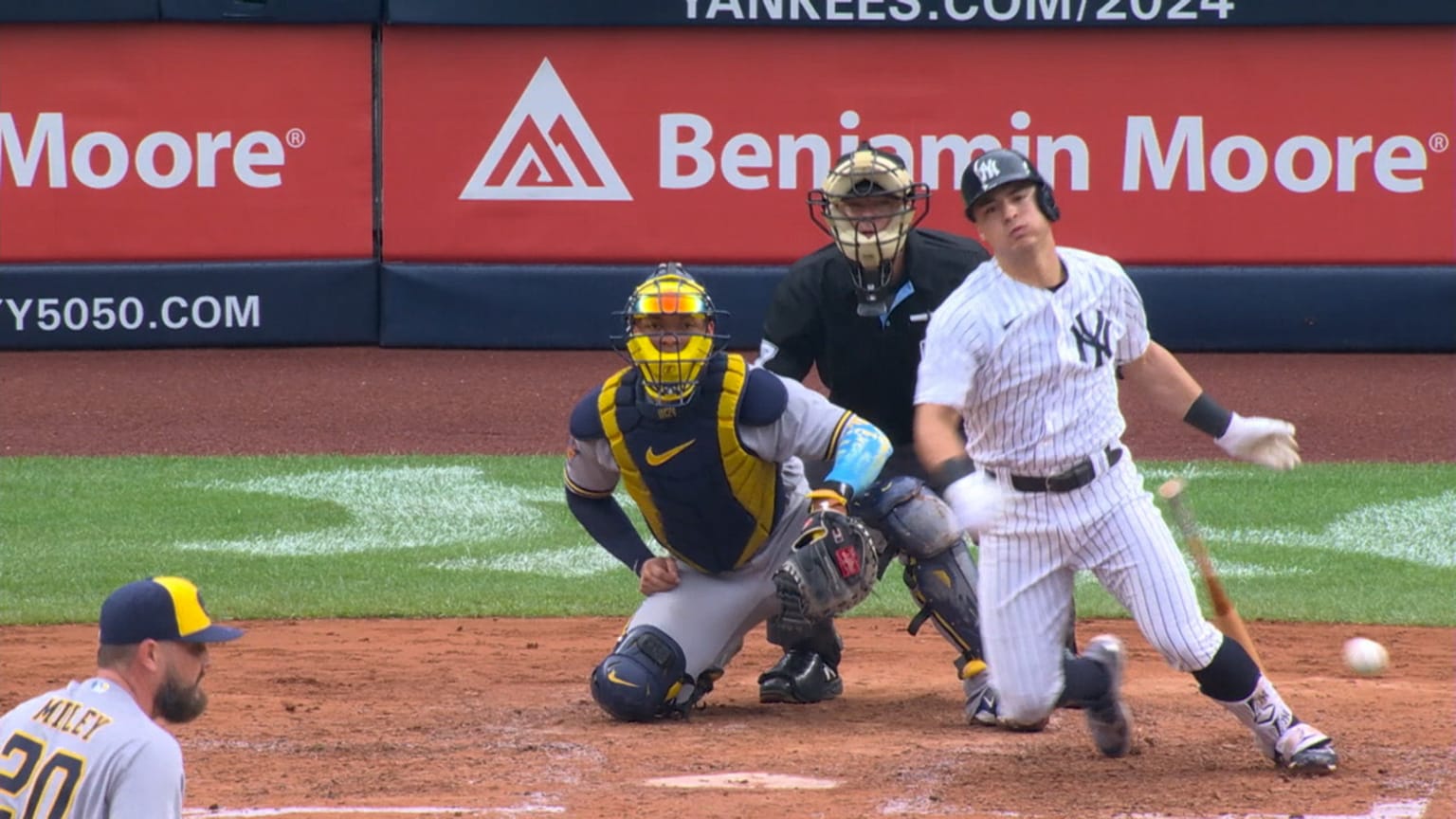 Volpe grounds an RBI single to left field in the 4th | 09/09/2023 | New ...