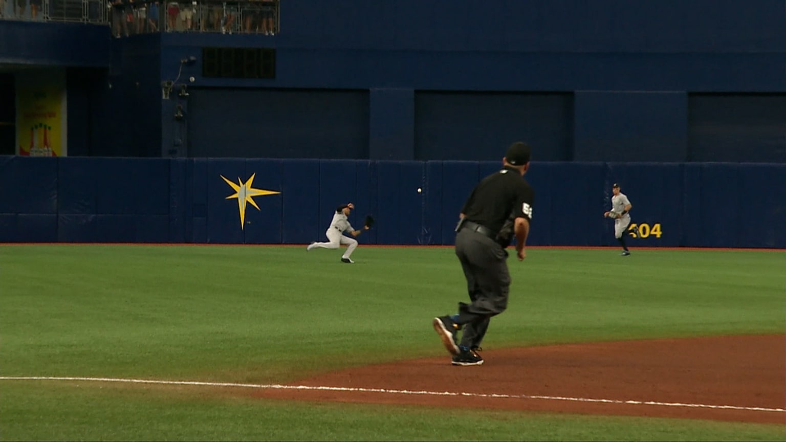 Aaron Hicks makes sweet sliding catch in left-center | 09/03/2022 | New ...