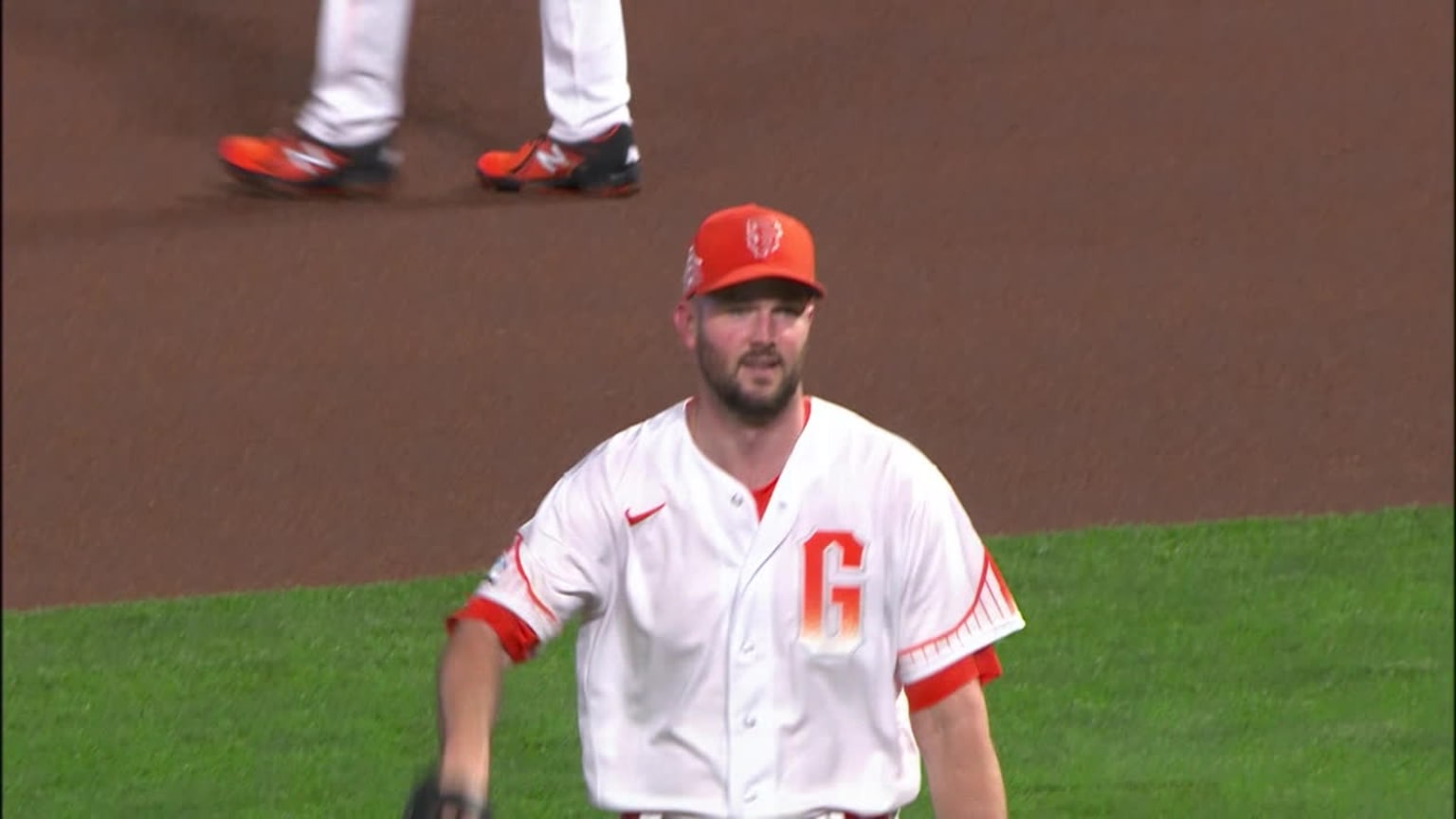 Alex Wood makes a slick backhand in the 4th inning | 09/26/2023 | San ...