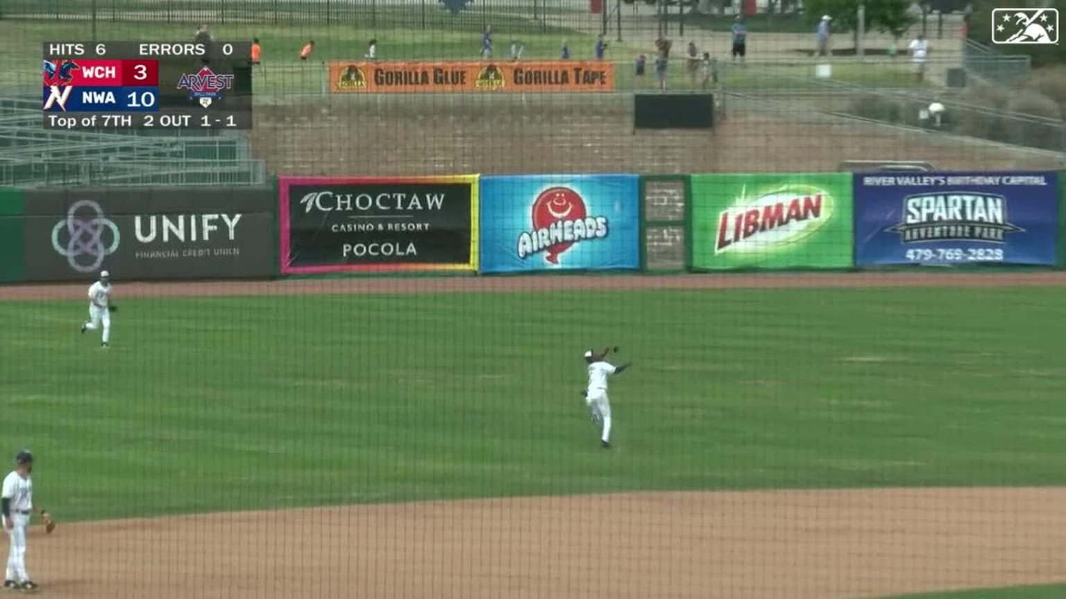 Tyler Tolbert makes a over-the-shoulder catch | 05/07/2023 | MLB.com