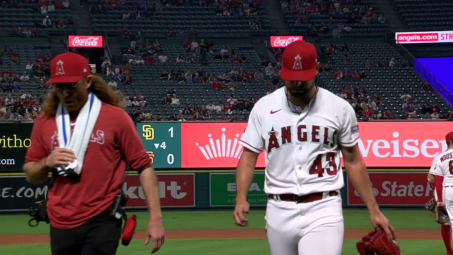 Patrick Sandoval sale en la 4ta con aparente lesión | 25/09/2023 | Los ...