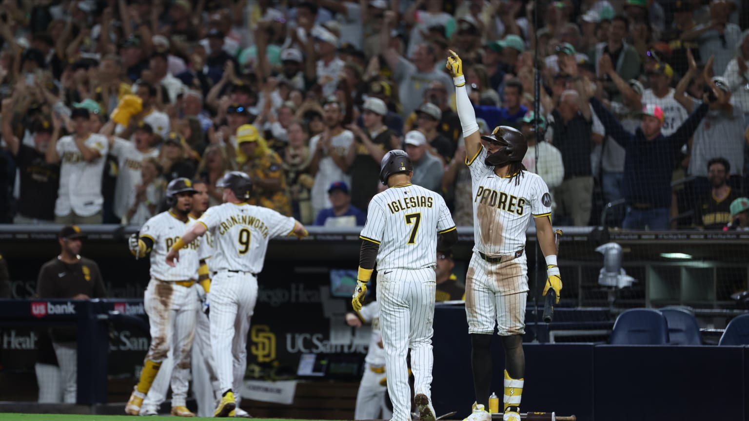 Padres score five runs in the 7th | 07/29/2025 | San Diego Padres