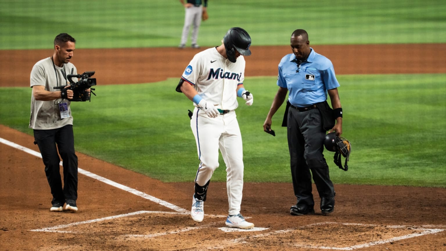 Kyle Stowers shows off his power 🔋 | 06/10/2026 | MLB.com
