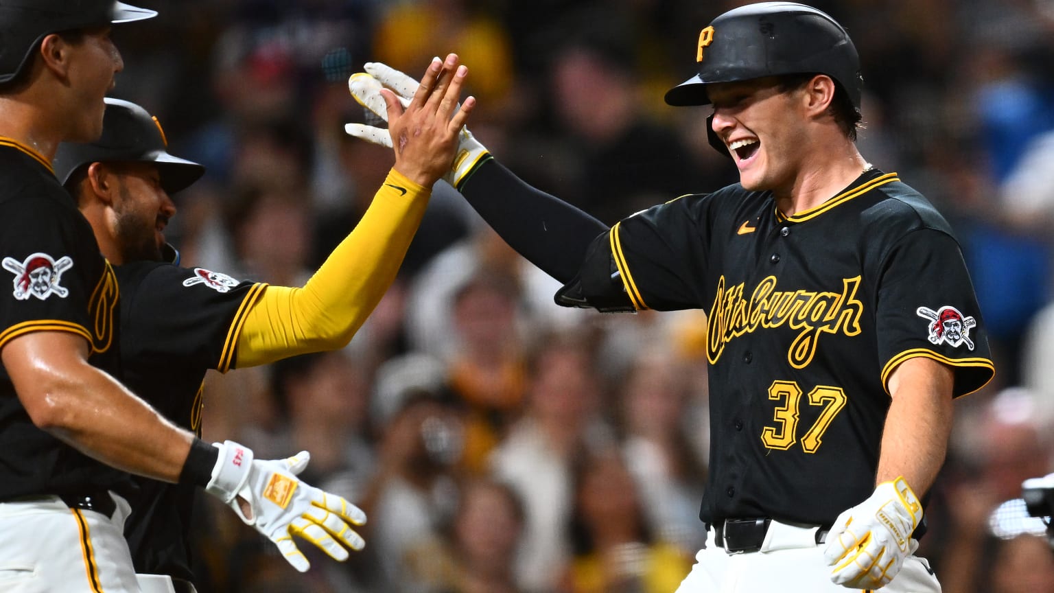 Tyler Callihan does it again! 🏴‍☠️ | 06/10/2026 | Pittsburgh Pirates