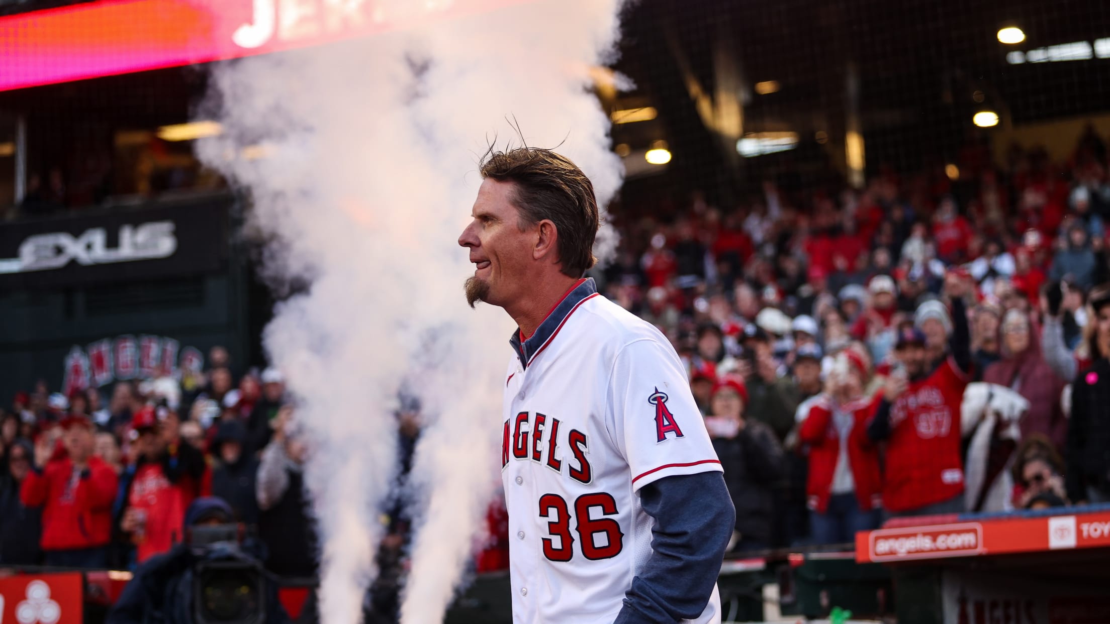 jered weaver pitching