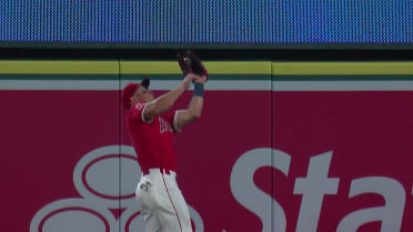 mike trout diving catch