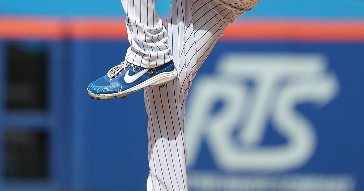 Pitchers to win back-to-back Cy Young Awards - MLB Stories