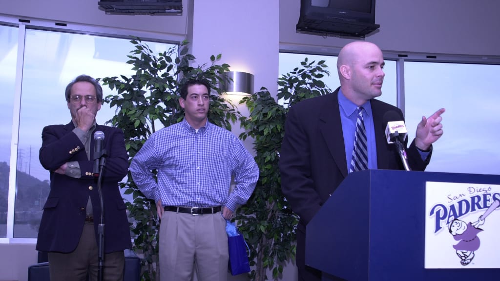 Remembering Larry Lucchino's 'giant' legacy in baseball