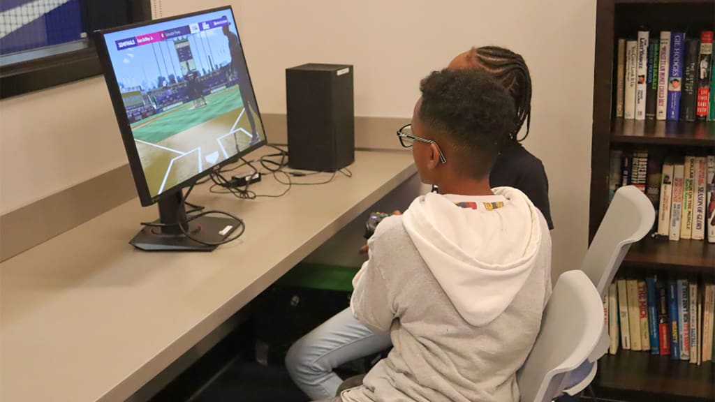 Crown Schools at the UYA | Kansas City Royals