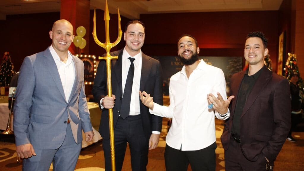 Mariners' Rick Rizzs continues giving through Toys For Kids