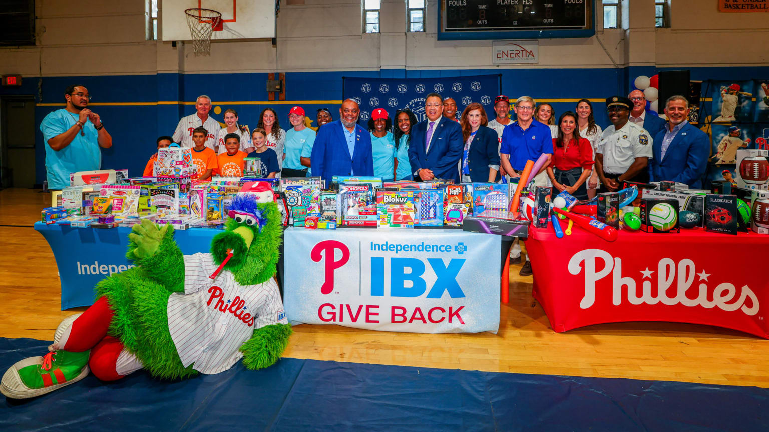 Phillies and IBX Give Back | Philadelphia Phillies