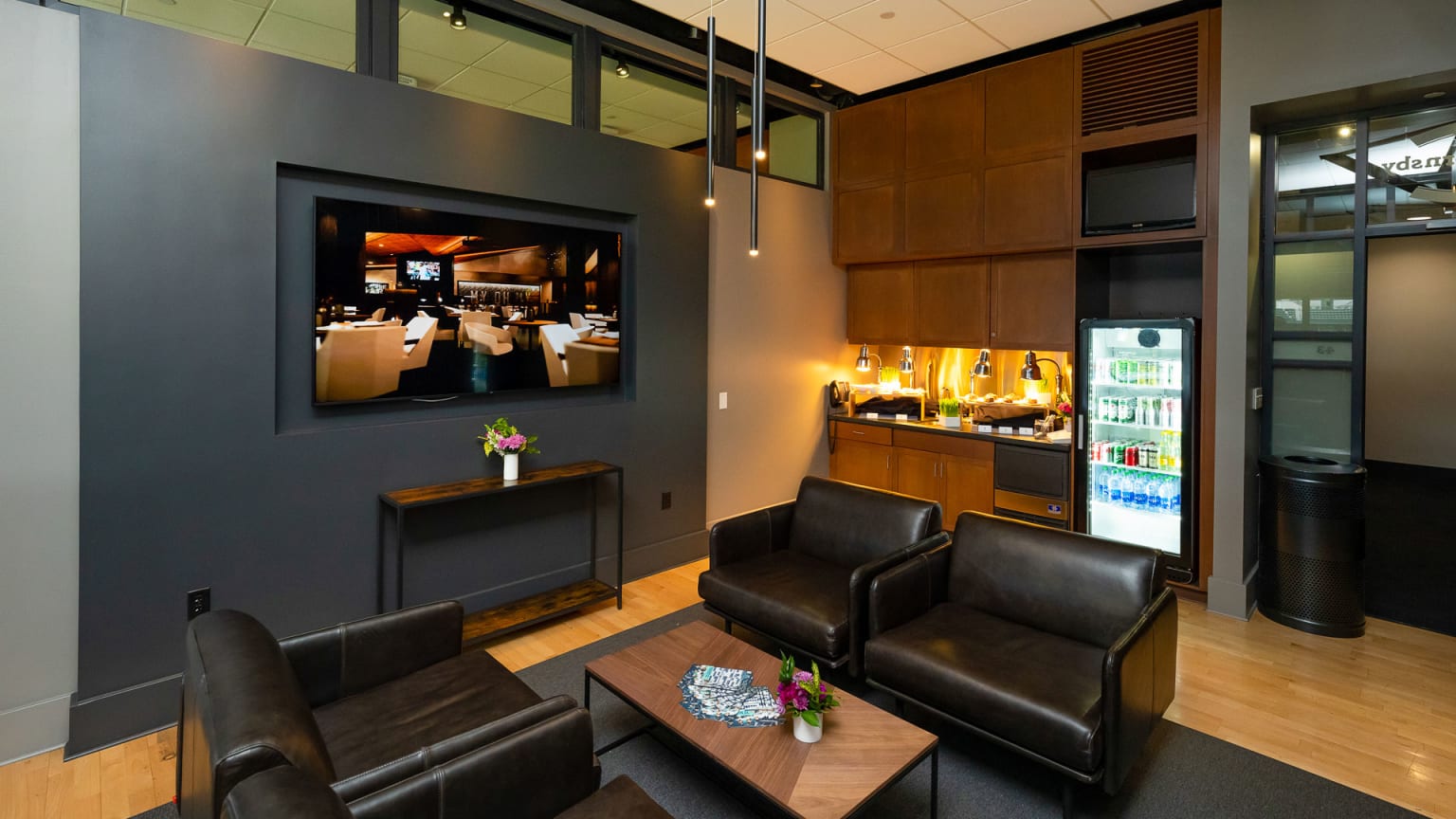 Buy Mariners Suites | Seattle Mariners