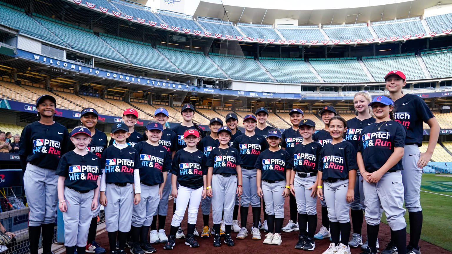 MLB | Pitch Hit & Run | Media | Photos | MLB.com