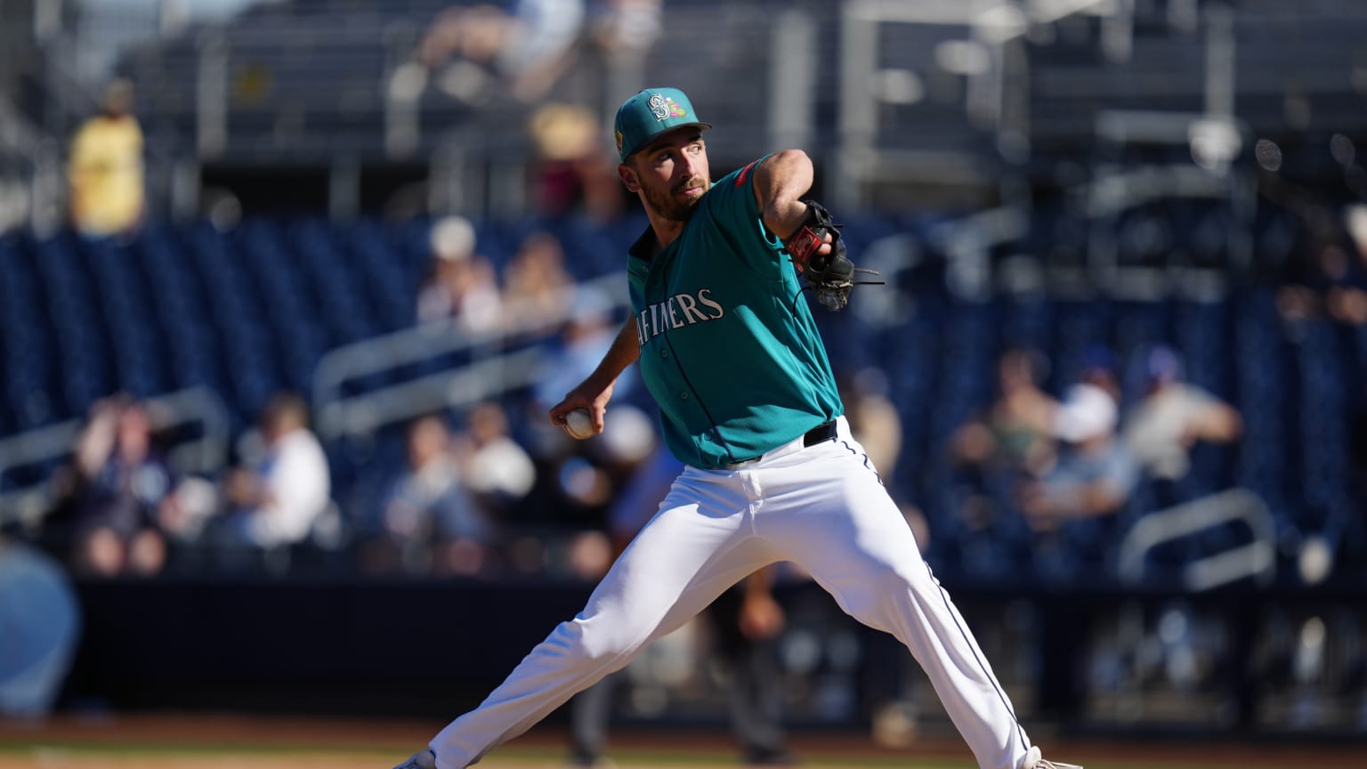 Mariners Select Nick Davila
