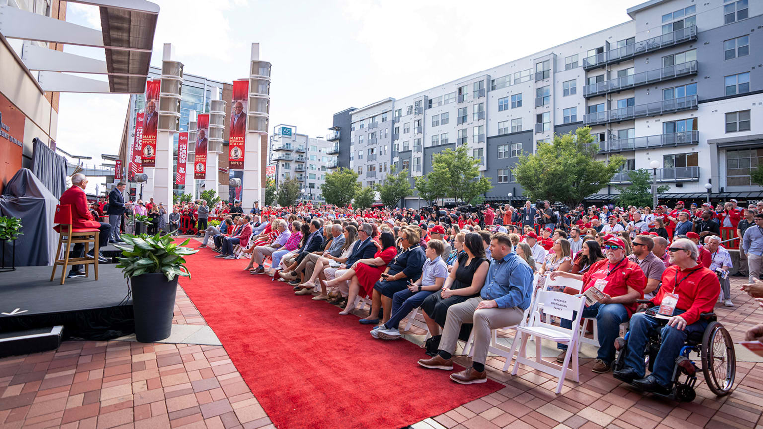 Marty Brennaman Statue | Cincinnati Reds