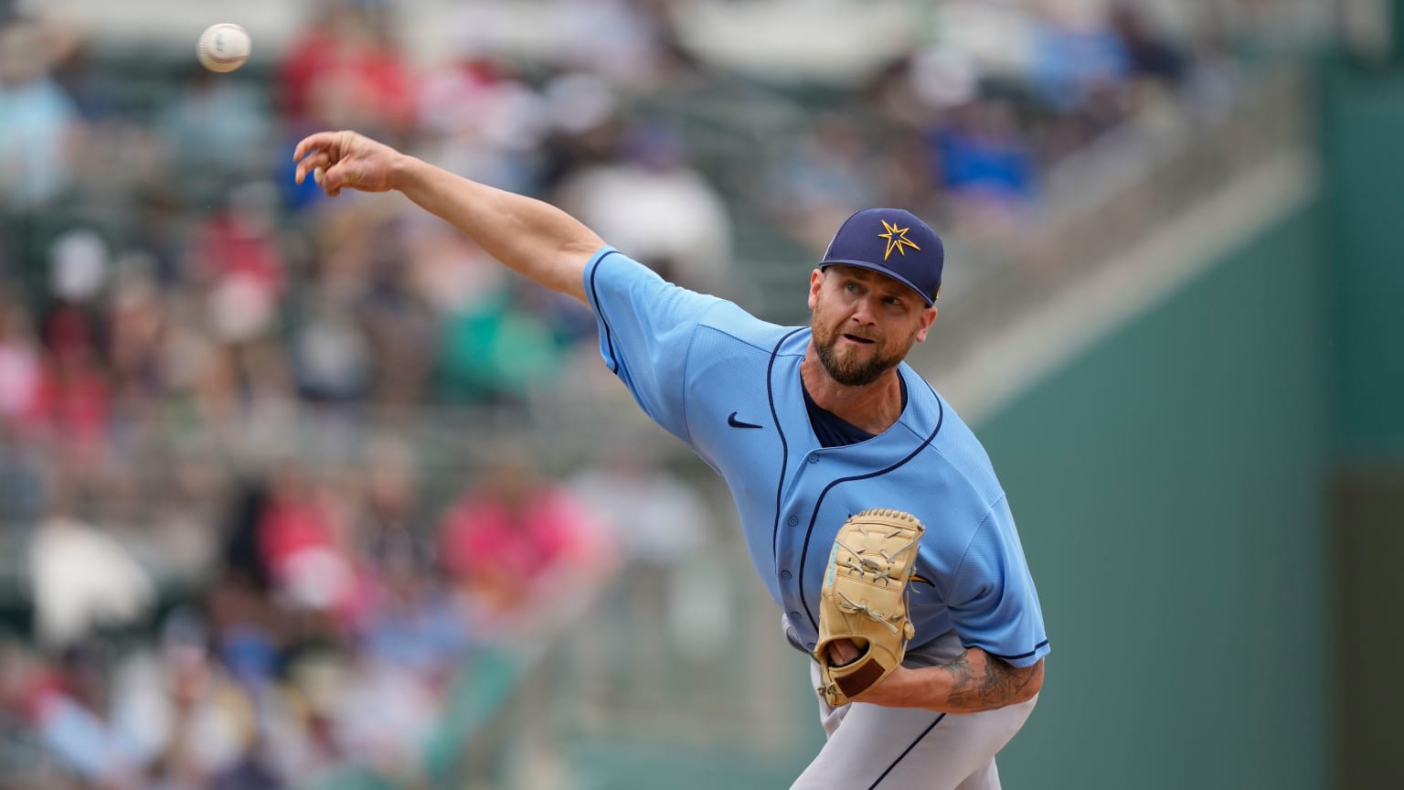 Los Yankees adquieren de los Rays al derecho Colten Brewer