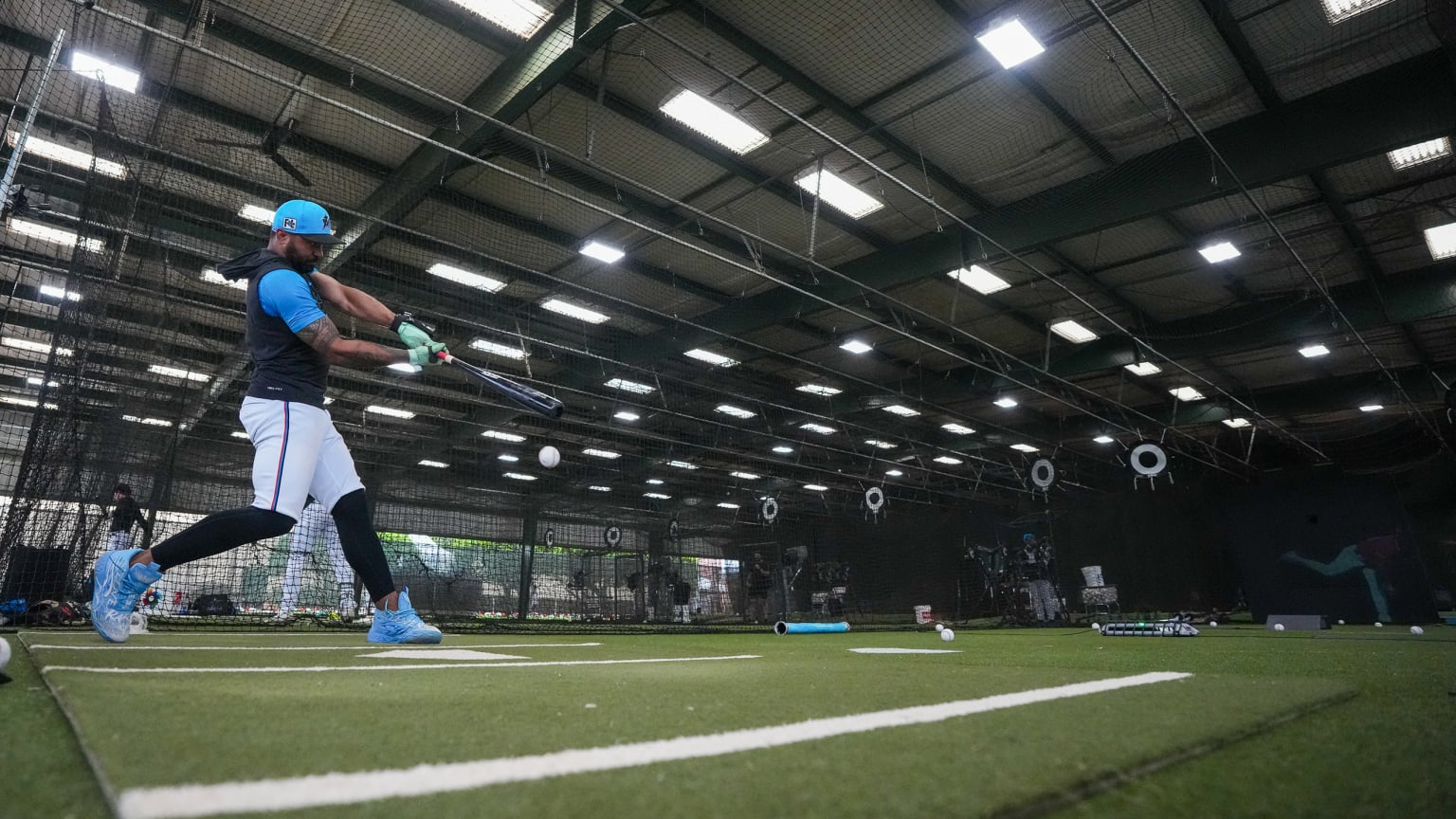 Miami Marlins use revolutionary Trajekt Arc hitting machine
