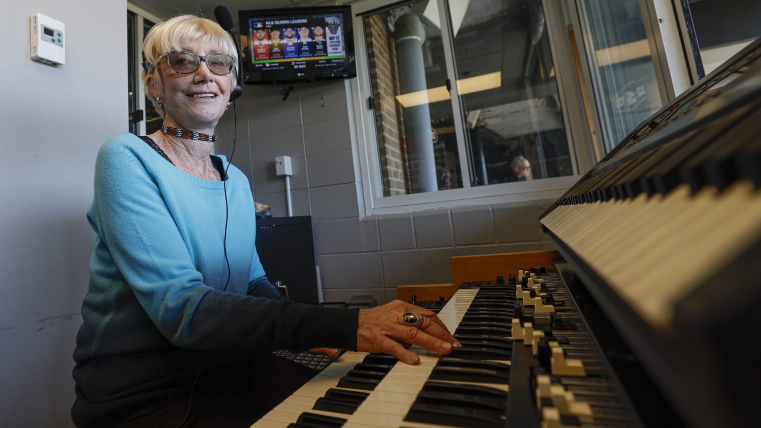 White Sox longtime organist Nancy Faust returns on Mother's Day