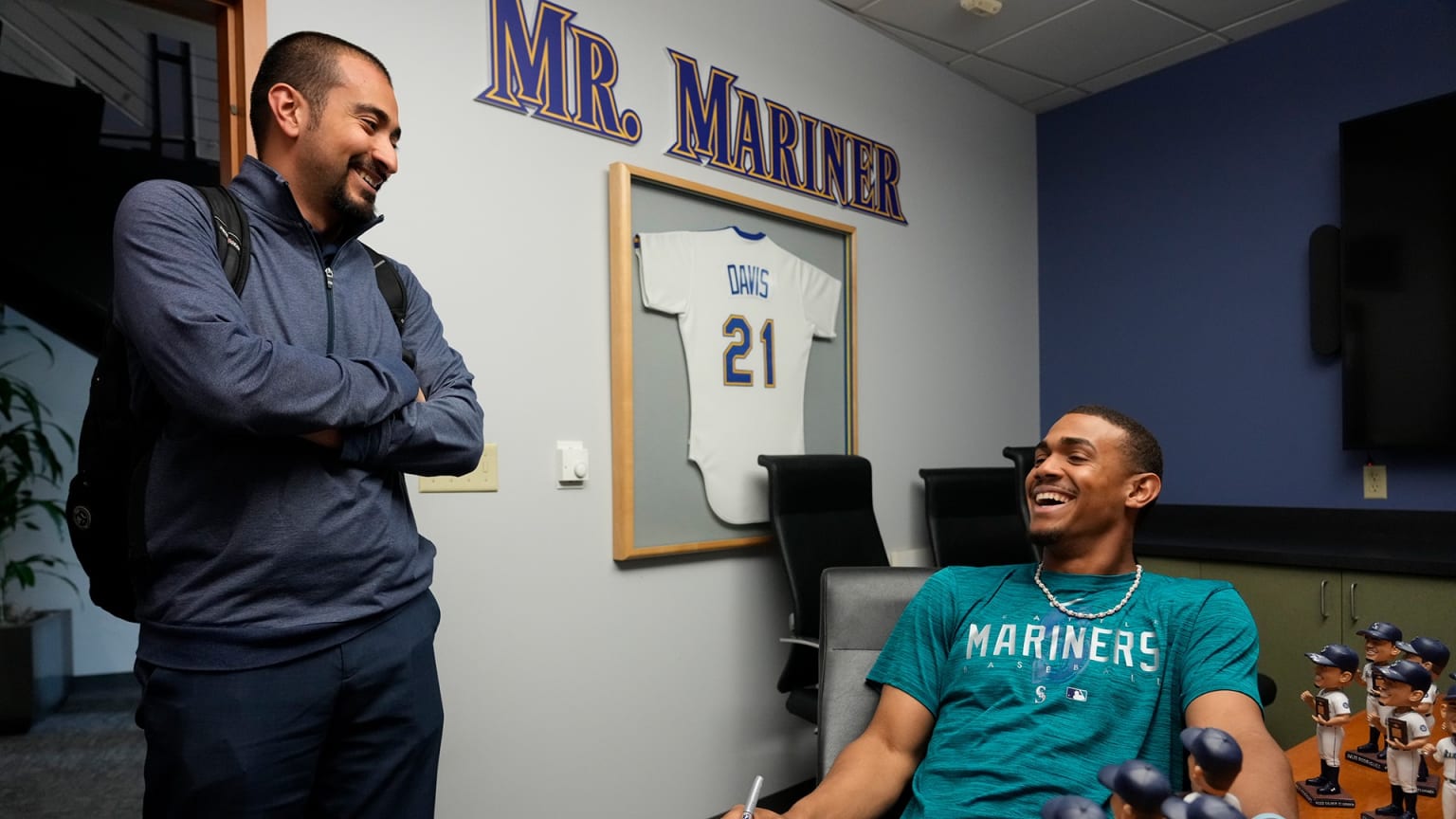 Mariners' Alex Mayer connecting with fans through stats