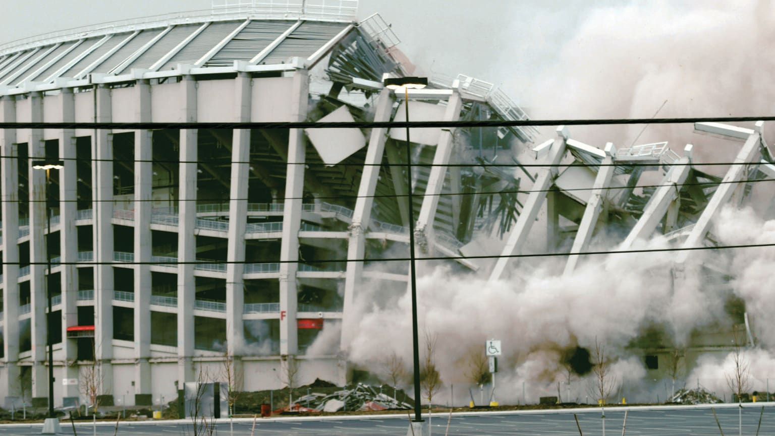 Phillies Alumni: Veterans Stadium implosion