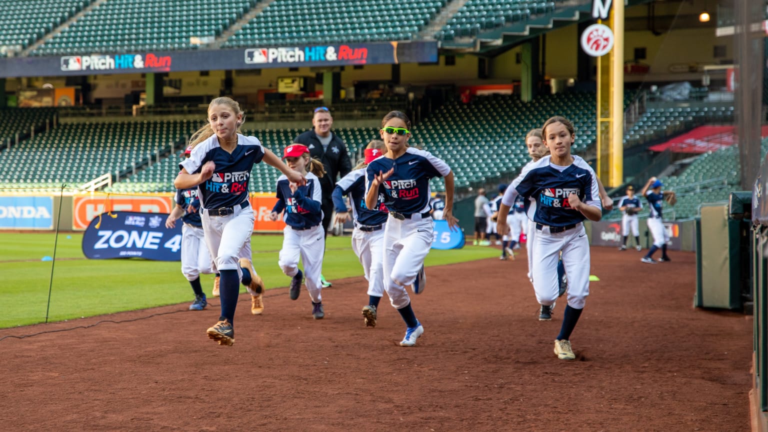 MLB | Pitch Hit & Run | Media | Photos | MLB.com