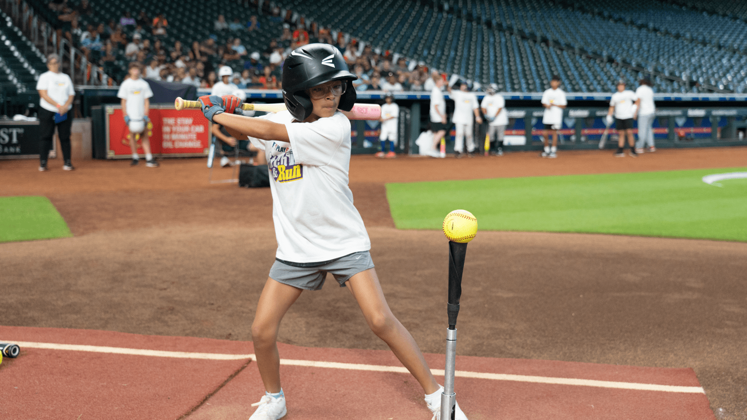 MLB | Pitch Hit & Run | Media | Photos | MLB.com