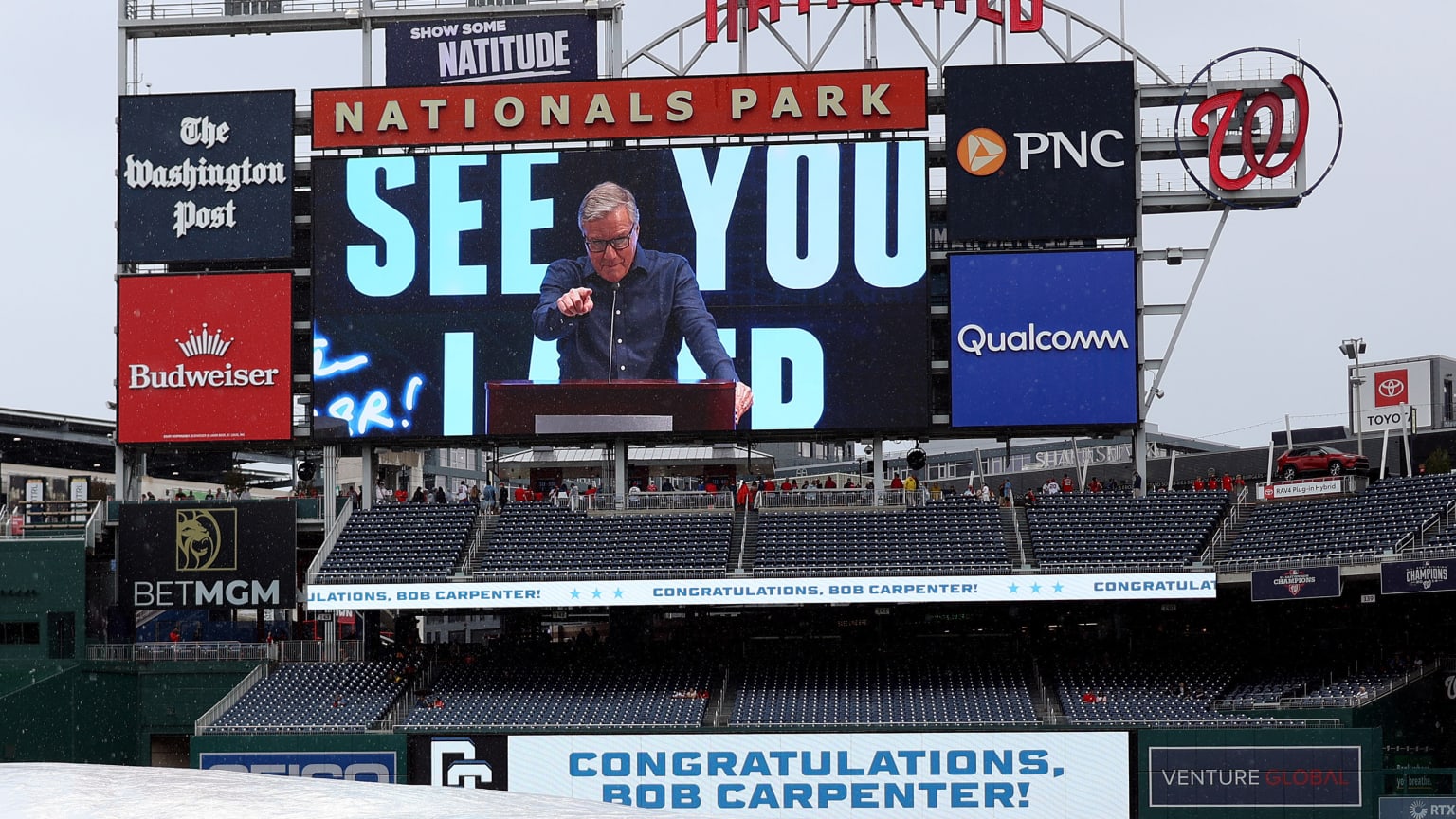 Nationals broadcaster Bob Carpenter honored before retirement