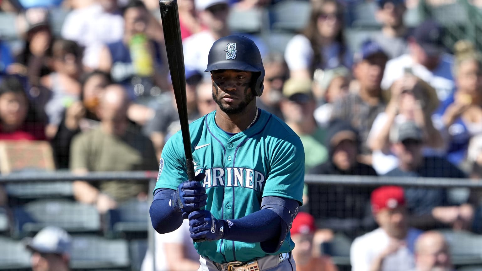 Victor Robles exits after HBP on right hand