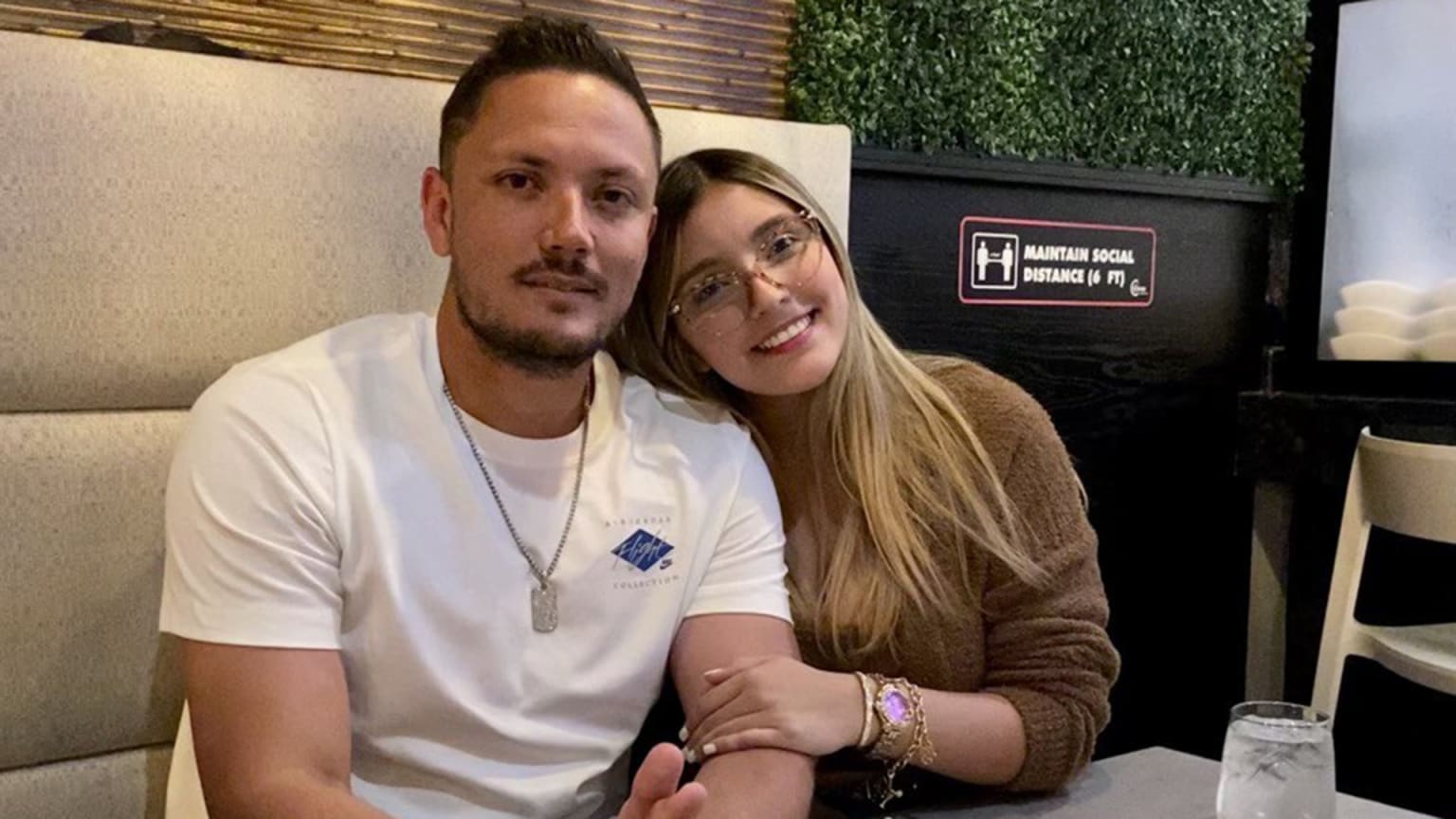 Marlins' Miguel Rojas family connects through music