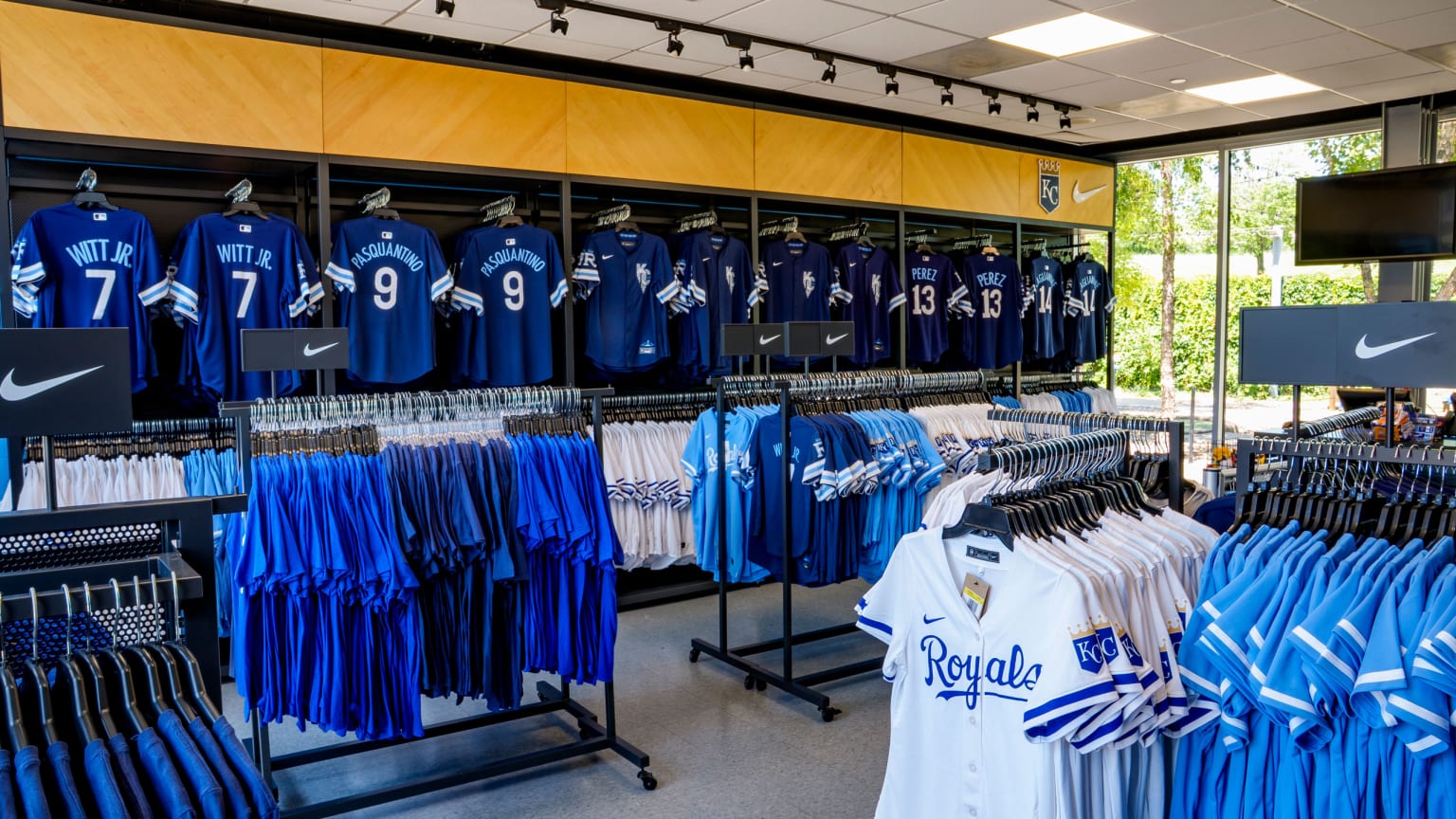 Outfield Experience - Retail | Kansas City Royals