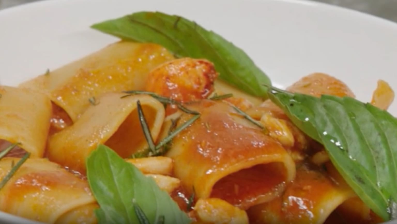 Bernie Williams cooks with Chef Adam Sobel for MLB’s Over the Plate