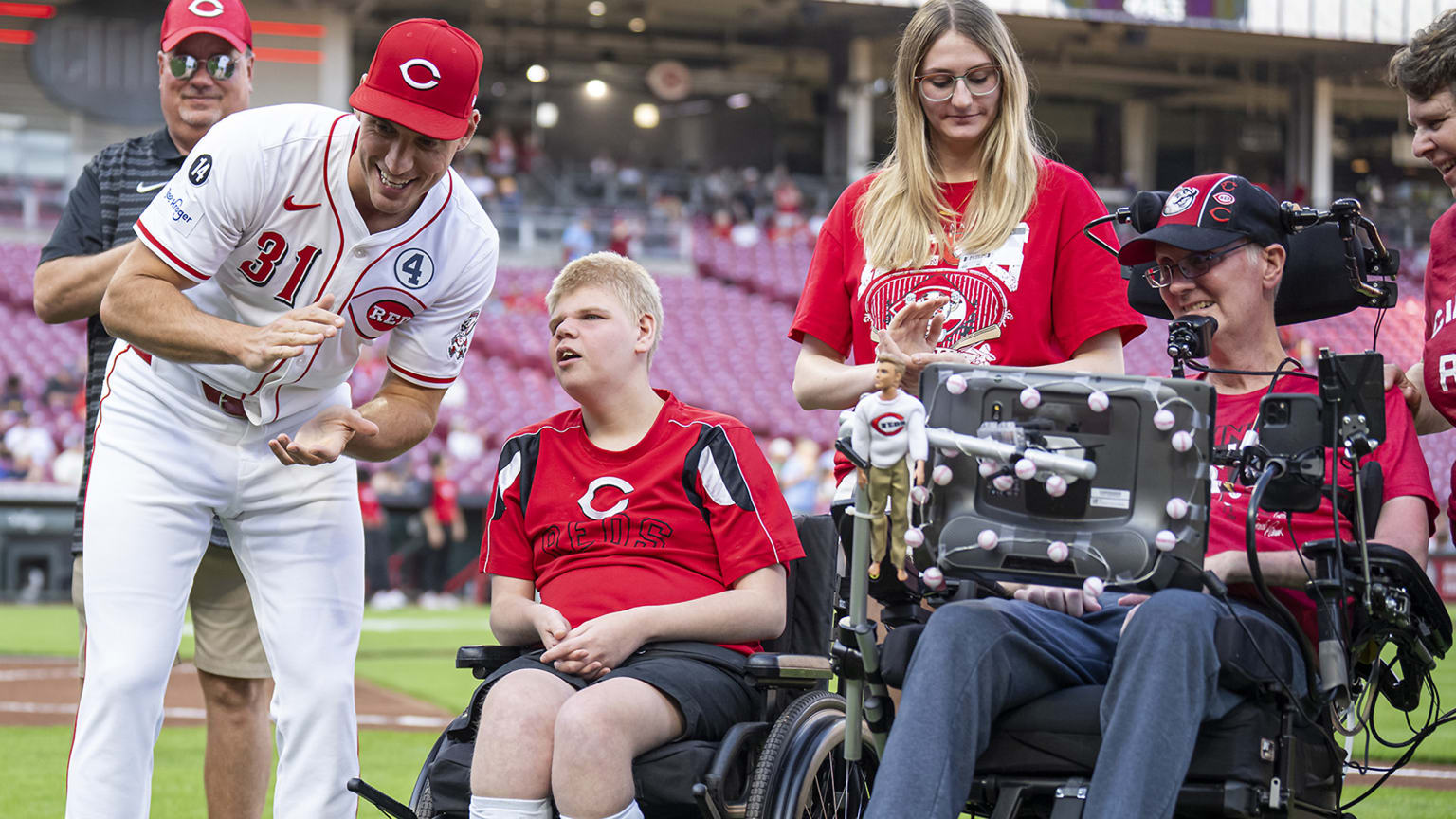 Reds commemorate Lou Gehrig Day 2025